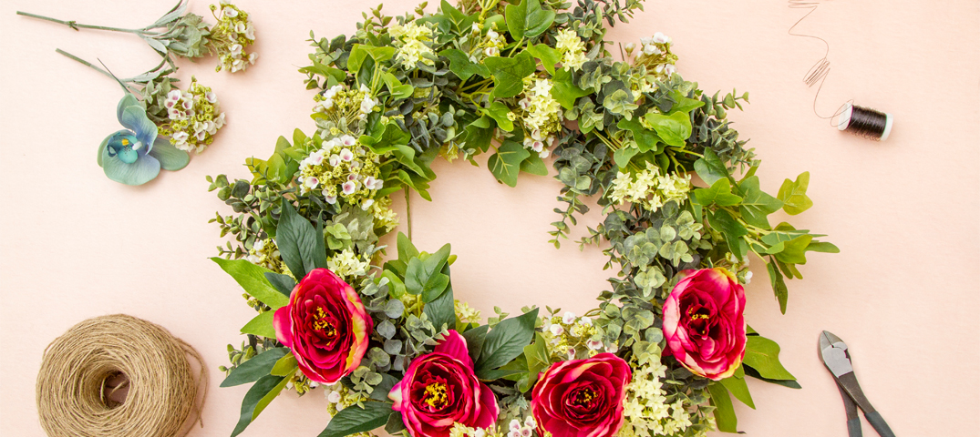 How To Use A Wire Wreath Frame | The Koch Blog